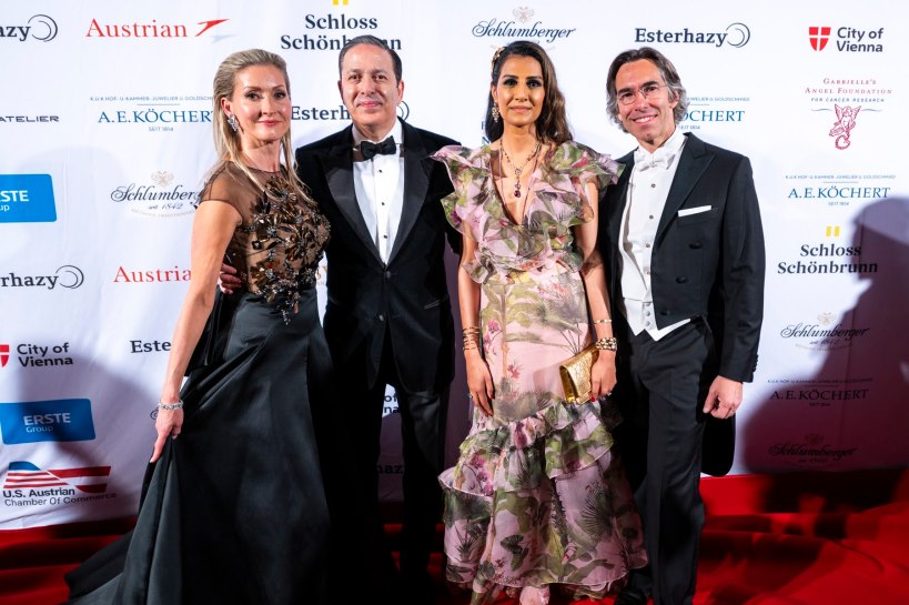 Photos – Viennese Opera Ball